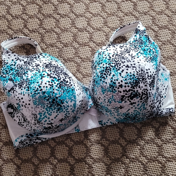 Cacique | Intimates & Sleepwear | Cacique Printed Bra Size 44ddd | Poshmark